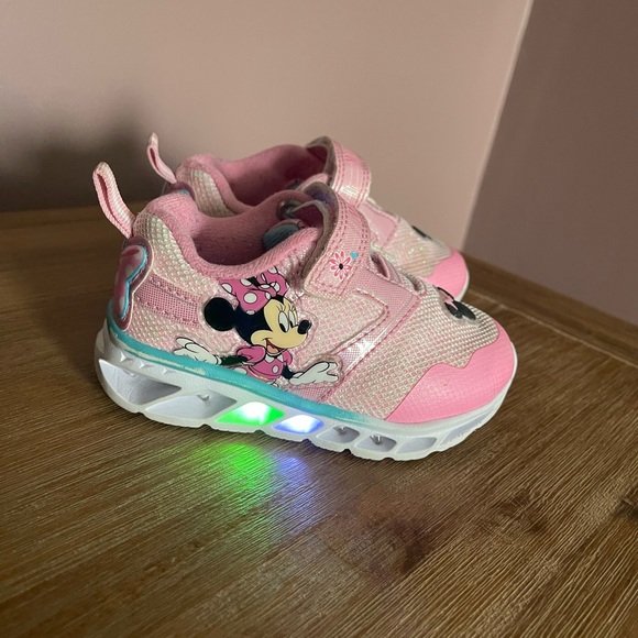 Disney | Shoes | Minnie Mouse Light Up Sneakers | Poshmark